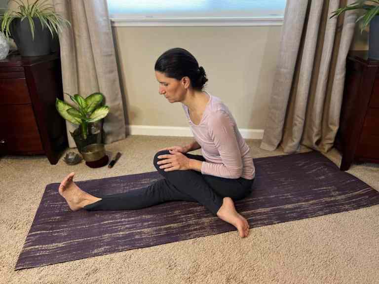 5 Yoga Poses For Cyclists - The Zommunique'