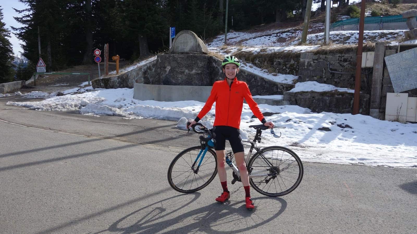 Cyclist Illi Gardner Training - The Zommunique'